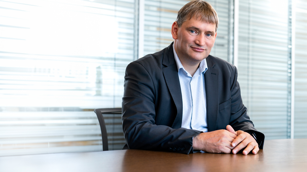 Prodaja električnih vozil narašča, a ovir je še veliko - ESG 204-205 ...